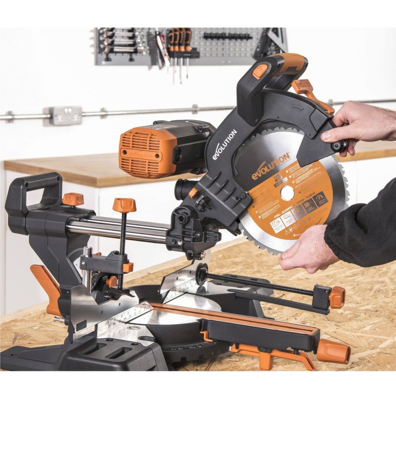 Wielozadaniowa piła ukośna z prowadnicami EVOLUTION R210SMS PLUS z ...